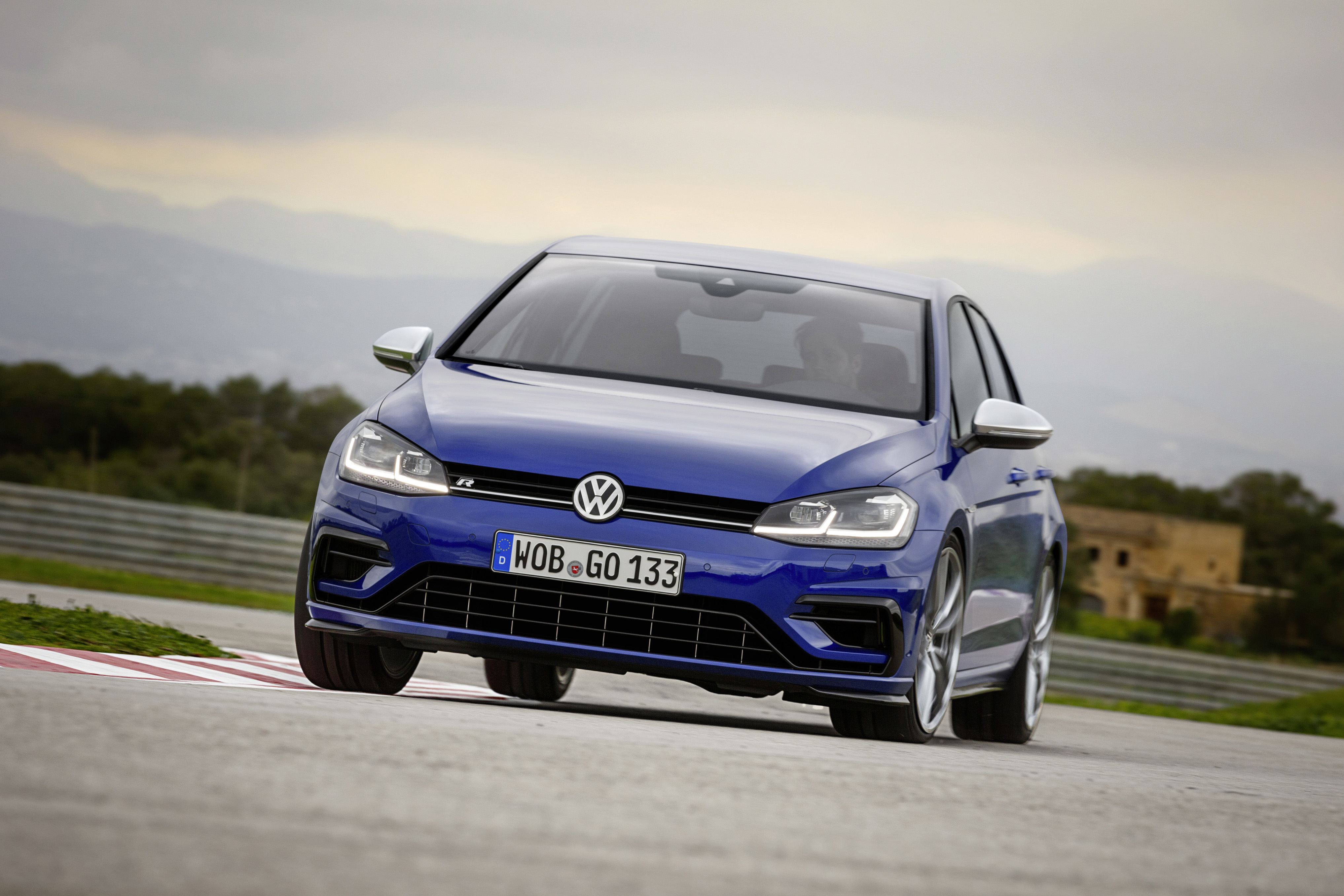 (2013-2020) Volkswagen Golf R Preise, Modelle und Test | carwow.de